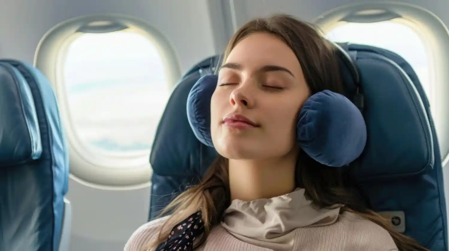 7 Tips for Sleeping on a Plane in Dubai